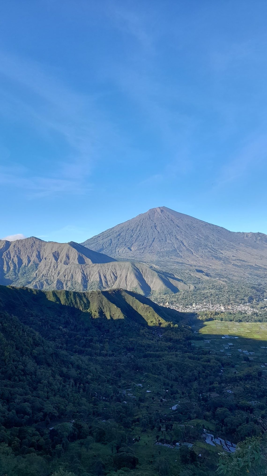 Anak Dara Hill Trek Is A Spectscular Short Hiking In Sembalun Area